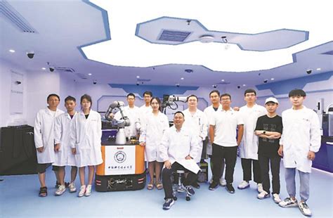 【安徽日报】聪明能干的“机器化学家”来了