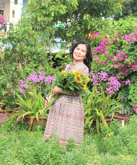 Đi Check In Vườn Hoa Mặt Trời Trong Phố