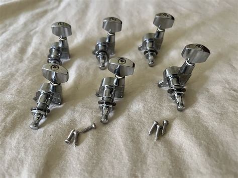 Squier Tuners 6 Inline Chrome Reverb