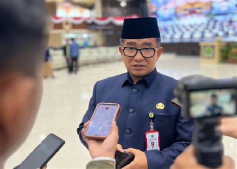 Atasi Antrian Di Spbu Akmal Malik Minta Pertamina Kaji Ulang Kebijakan Jatah Bbm Di Kaltim