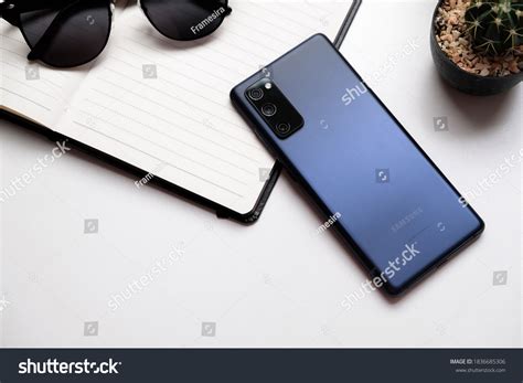 Hundred Samsung S Fe Royalty Free Images Stock Photos Pictures Shutterstock