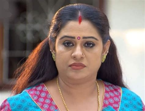 Beena Antony Actress Hairstyles Beauty Face Women Beauty Smile