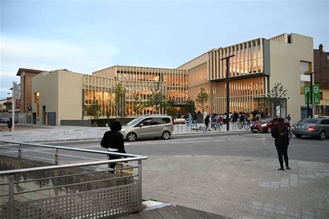 Gallery Of Pilarín Bayés Library In Vic Toni Casamor Bcq