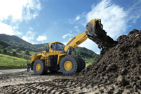 Komatsu Introduces New Wa700 8 Wheel Loader