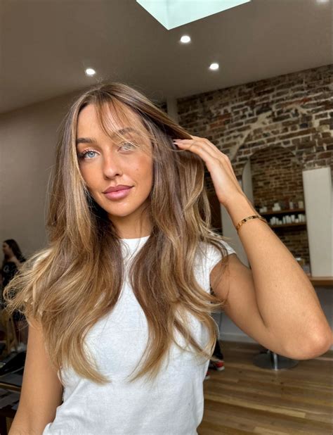 Bronzed Latte Que Colour Honey Brown Hair Dark Blonde Hair Brown Hair Inspo
