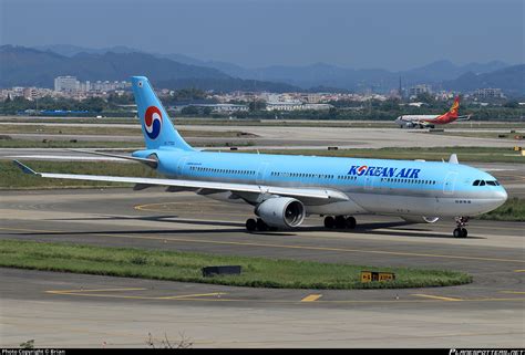 Hl7702 Korean Air Airbus A330 323 Photo By Brian Id 1080320
