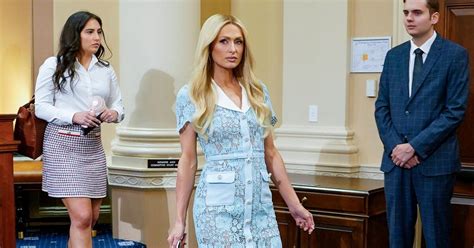 Paris Hilton Ber Missbrauch Nackt Ausgezogen Und In Einzelhaft Gesteckt