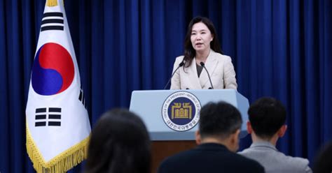 대통령실 “브리핑룸서 질문하는 기자 모습 중계하겠다”