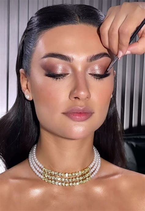 Pin On Reception Prom Eye Makeup Wedding Makeup Looks Glam Wedding