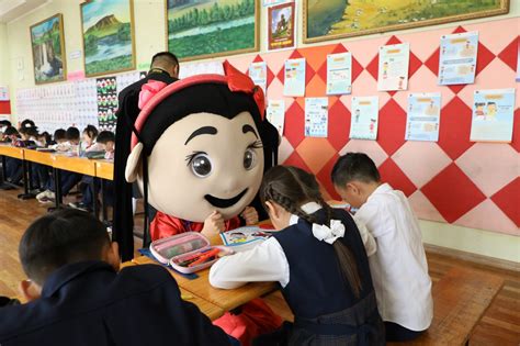 Нийслэлийн 17 р сургууль “Эрүүл мэндийн зөвлөгөө түгээгч сургууль” болохоо зарлалаа