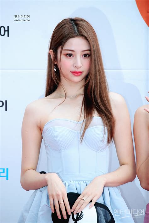 허윤진 무슨이유로 뜨고 있을까