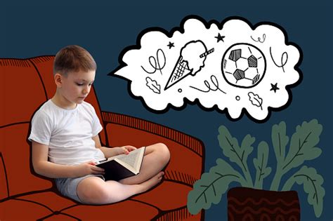 소년은 책을 읽고 게임에 대해 생각하고 있습니다 현대 미술 콜라주 디자인 텍스트를 삽입할 음수 공간입니다 6 7 살에 대한 스톡 사진 및 기타 이미지 Istock