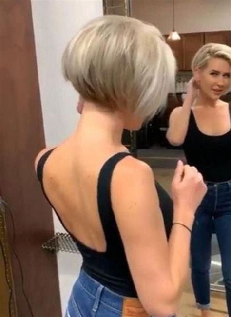 Inverted stacked Bob for fine hair Модные короткие стрижки Стили стрижек Идеи причесок