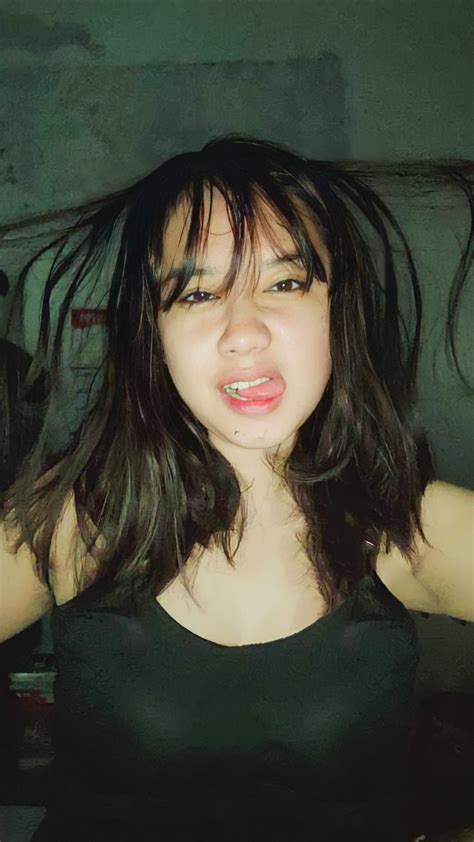 Allya Pakai Kutang Wallpaper In 2022 Rambut Gelap Wanita Terseksi