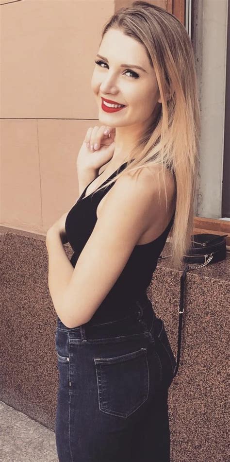 Tight Skinny Ass Before She Became A Milf Rlaurensouthernlewd2