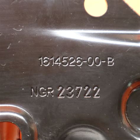 Tesla Model S Plaid Hing Bracket Left Driver 2021 2022 2023 1614526 00 B Oem