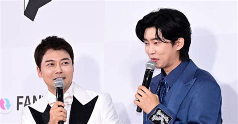 전현무임영웅 손 꼭 잡고 나혼자산다 섭외 요청 사진