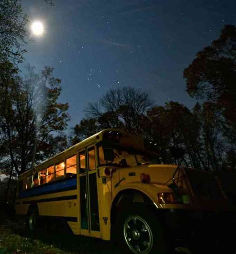 This Man Transforms A School Bus Into A “skoolie ” Examine The Inside
