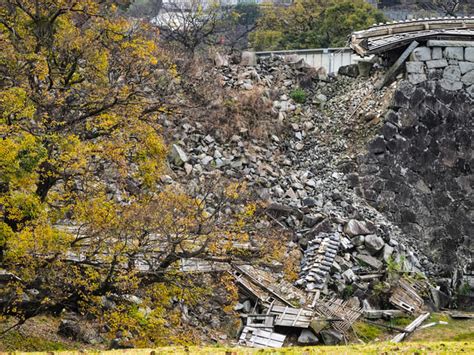 熊本地震で被災した熊本城の石垣の無料の写真素材 Id 27465｜フリー素材 ぱくたそ