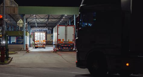 Рух вантажівок на кордоні Словаччини з Україною розблоковано ДПСУ Новини Bigmir Net