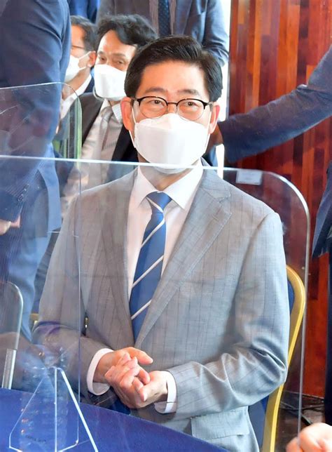 양승조 충남도지사 출판기념회 전자신문