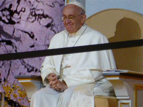 Pope Francis Beatific Smile While Aretha Franklin Sings Amazing Grace