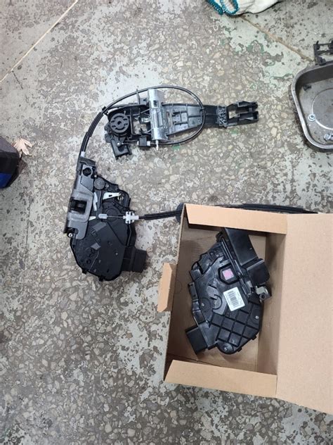 랜드로버 디스커버리4 운전석 앞 도어락 열림 잠김 불량 안됨 교환 교체 서대문 은평 마포 종로 성북 강북 노원 중랑 양천 구로 관악 강남 서초 송파 구 카센터 Sg모터스