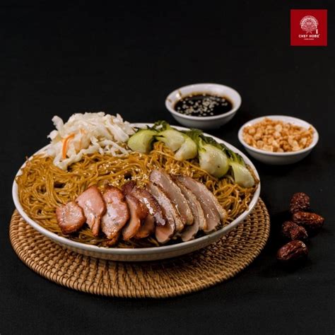 Mỳ Xào Vịt Quay Xá Xíu đặc Biệt