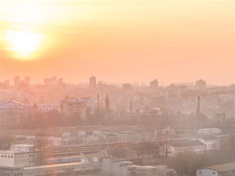 У Києві погіршився стан повітря рівень забрудненості високий Читайте
