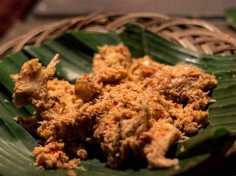 Tradisi Dan Kenikmatan Pecel Pitik Khas Banyuwangi
