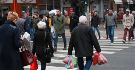 Работа и по пензија синдикатите против власта молчи