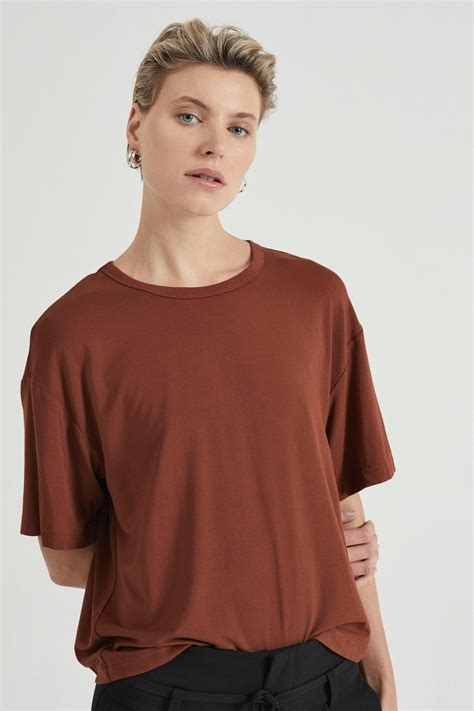 Push Pull Tee Cinnamon Third Form Capsule Wardrobe Essentials