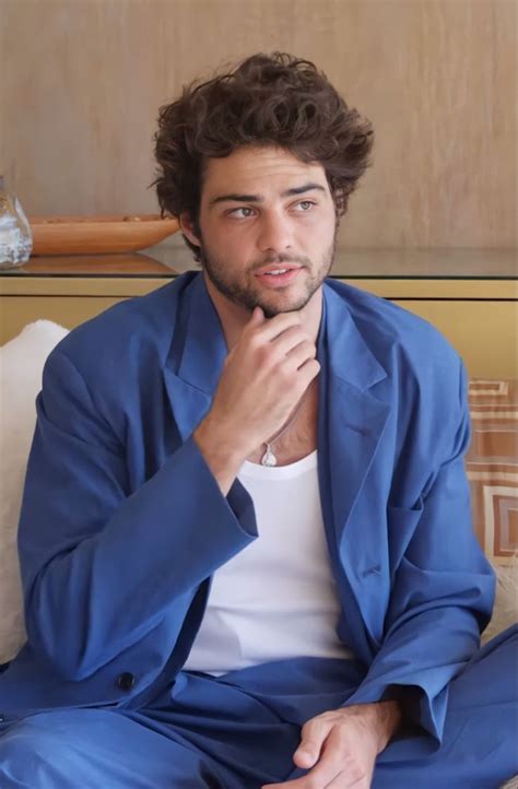 Пин от пользователя Poutinggilinsky🦋 на доске Noah Centineo