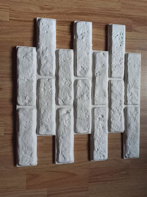 Гіпсова плитка та декоративний камінь