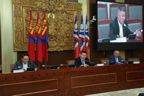 УИХ ын гишүүн Ц Туваан “Иргэд бензин шатахуун авахаар Улаанбаатарт таван цаг дугаарлаж байна