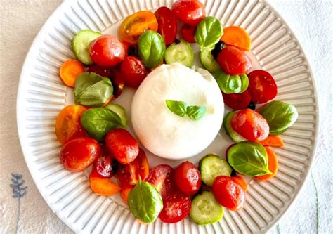 연말 홈파티로 잘 어울리는 메뉴 ~ 부라타치즈 샐러드 만드는법