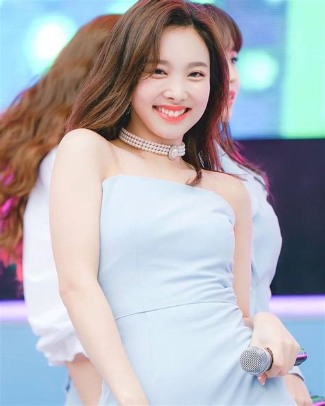 Nayeon Wallpapers Top Free Nayeon Backgrounds Wallpaperaccess