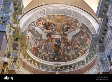 Fresko Auf Dem GewÖlbe Der Zentralen Kuppel Der Kirche S Giacomo In