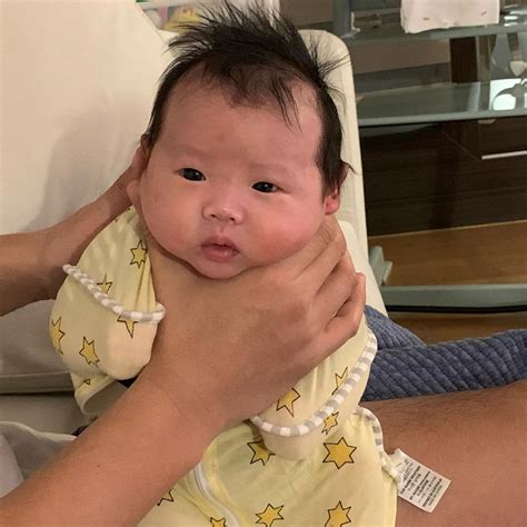 두둥맘 육아 트렌드를 공유하는 퍼스널 쇼퍼🧸 정유진 이모 삼촌들 굳나잇 💛 다들 햅삐한 주말 보내용 💓 Instagram