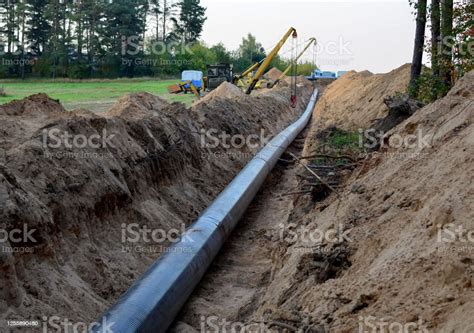 석유 천연 가스 석유 제품 및 산업용 가스를 운송하는 파이프라인 건설 0명에 대한 스톡 사진 및 기타 이미지 0명 가솔린 건설 기계류 Istock