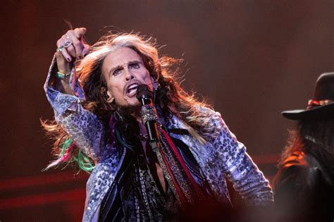 Steven Tyler Singing 1970s