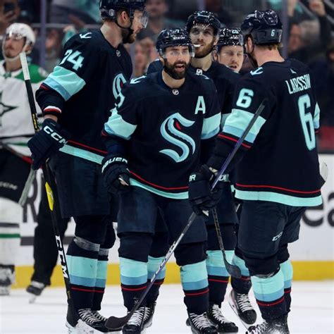 Stars Oettinger Pulled As ‘aggressive Kraken Roll Owensboro Radio