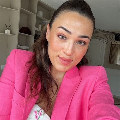 Vanessa Valderrama Byvanessav Snapchat Stories Spotlight And Lenses