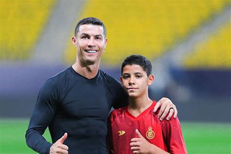 ببینید رقابت دیدنی کریستیانو رونالدو و پسرش جونیور خبرآنلاین