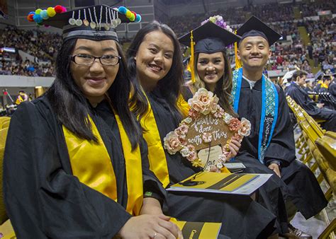 Uwms Class Of 2019 Shows Its Pride At Commencement Uwm Report
