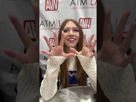 Adult Star Myra Moans At The Avn Expo Youtube