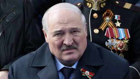 Лукашенко не появился на большом государственном празднике в Минске