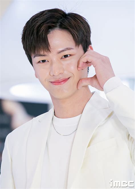 큐브 떠난 육성재 아이윌미디어 새 둥지 [공식입장]