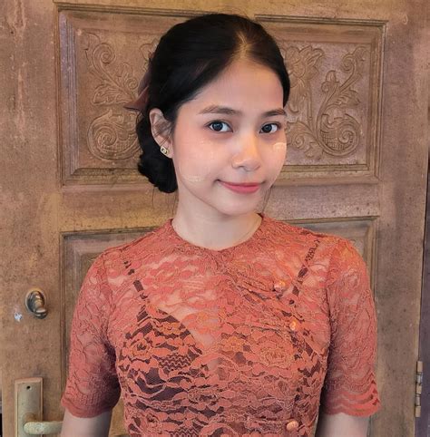 တိုက်တိုင်းမသောက်နဲ့လို့ လရောင်ခြည် Facebook