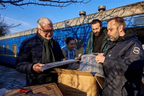 Ковдри та маски для сну до столиці прибули «комфортні набори від